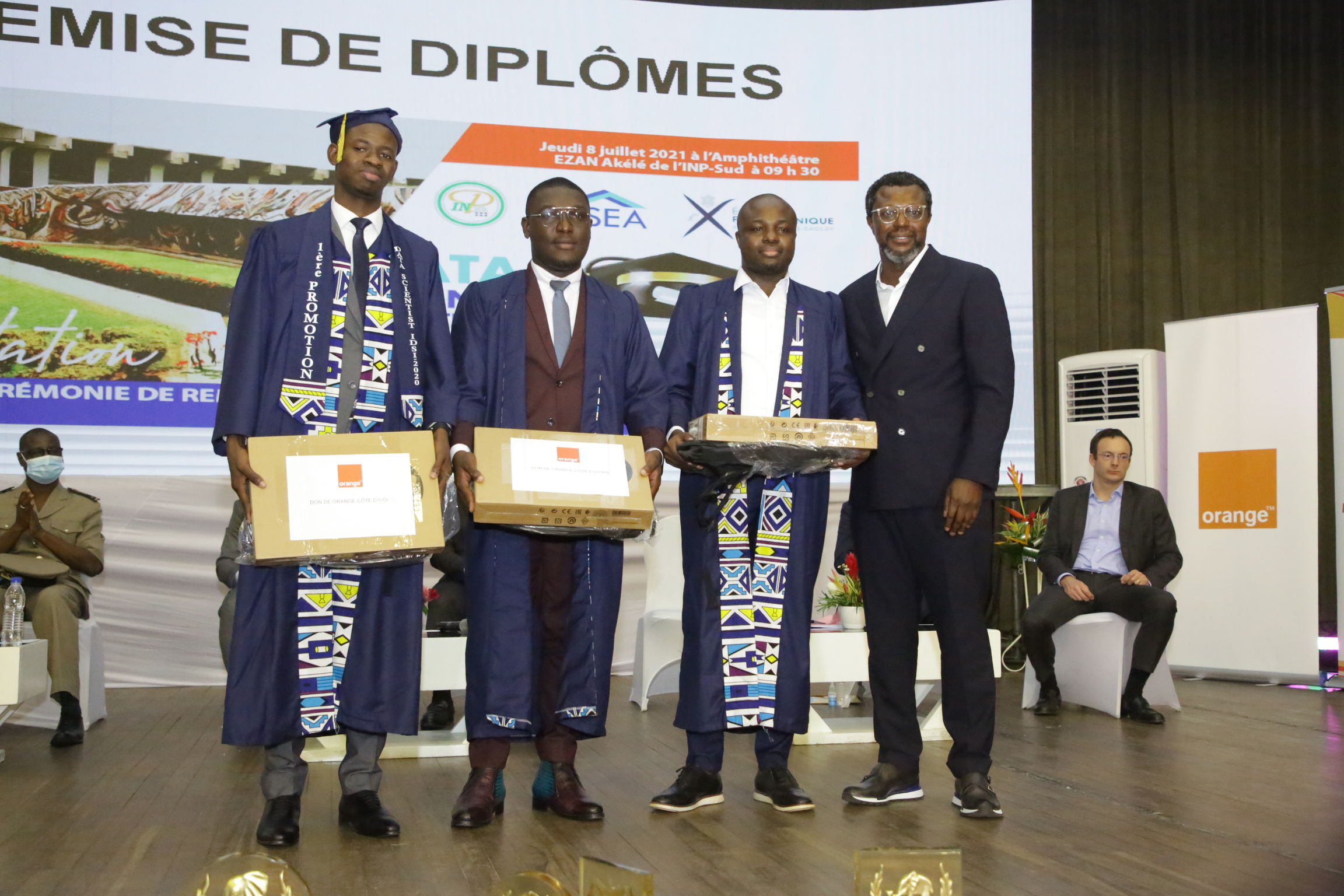 Remise de diplôme à la 1ère promotion de « Data Science Institute » de ...